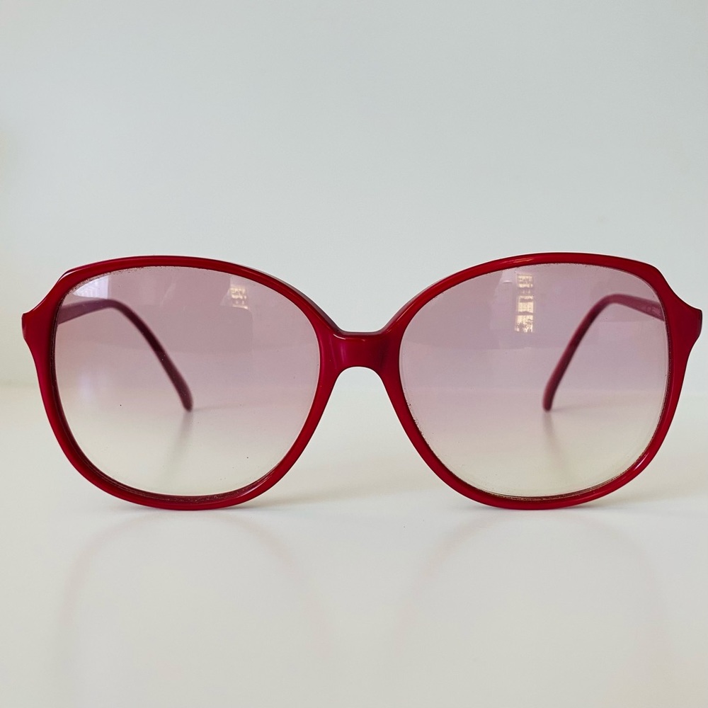 Women's Vintage Retro Red Gradient Sunglasses - Gem
